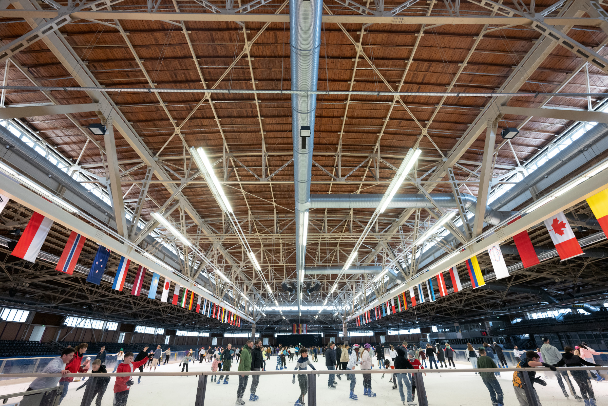 Energiesparen in der Eissporthalle Berlin
